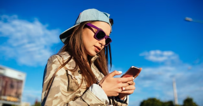 Can People See If You Rewatch Their Instagram Live? | Social Tradia