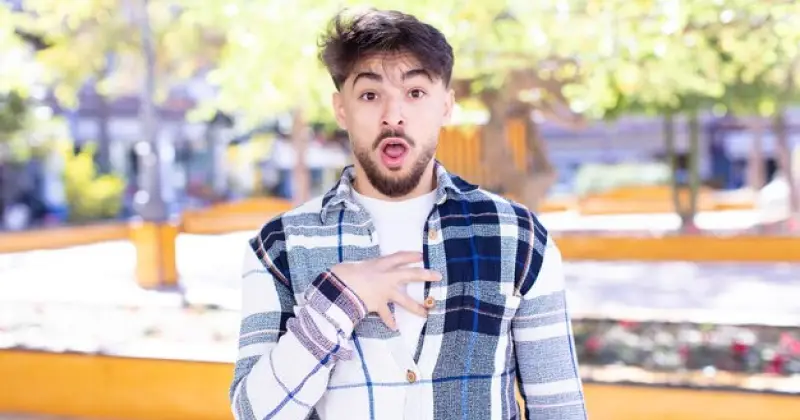 What Does “FR” Stand For on Social Media? A Simple Explanation | Social ...