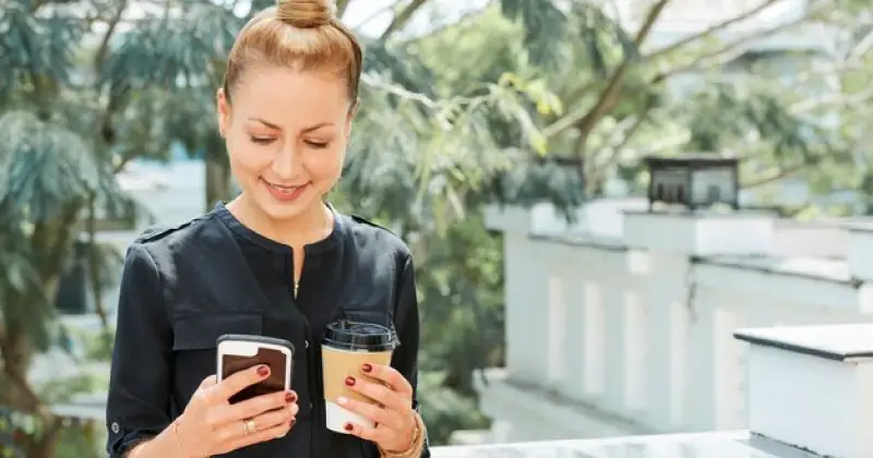 What Does “FR” Stand For on Social Media? A Simple Explanation | Social ...