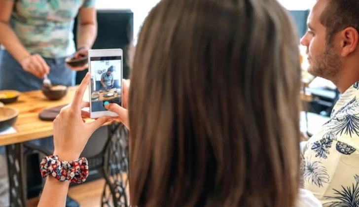 Business Chat on Instagram: A Complete Guide to Engaging Customers and ...