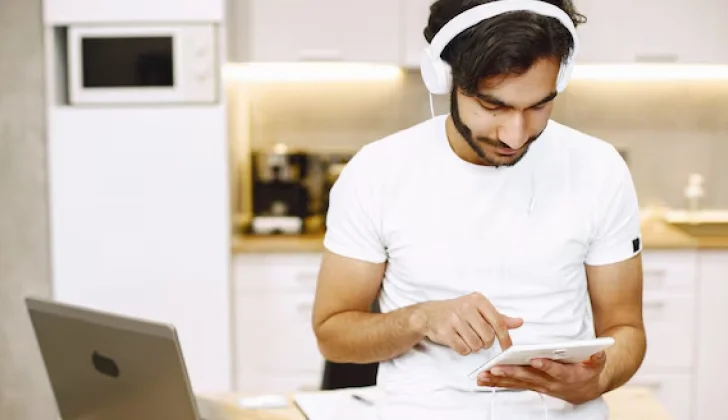 How to Use the Flag Feature on Instagram | Social Tradia