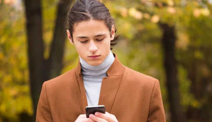 How to Use the Flag Feature on Instagram | Social Tradia